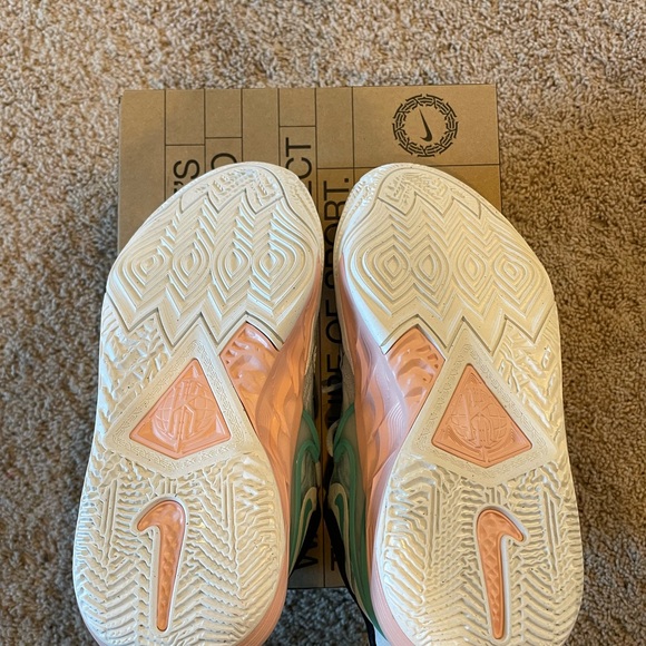 Nike | Shoes | Kyrie 8 Go Gs Size 4y | Poshmark